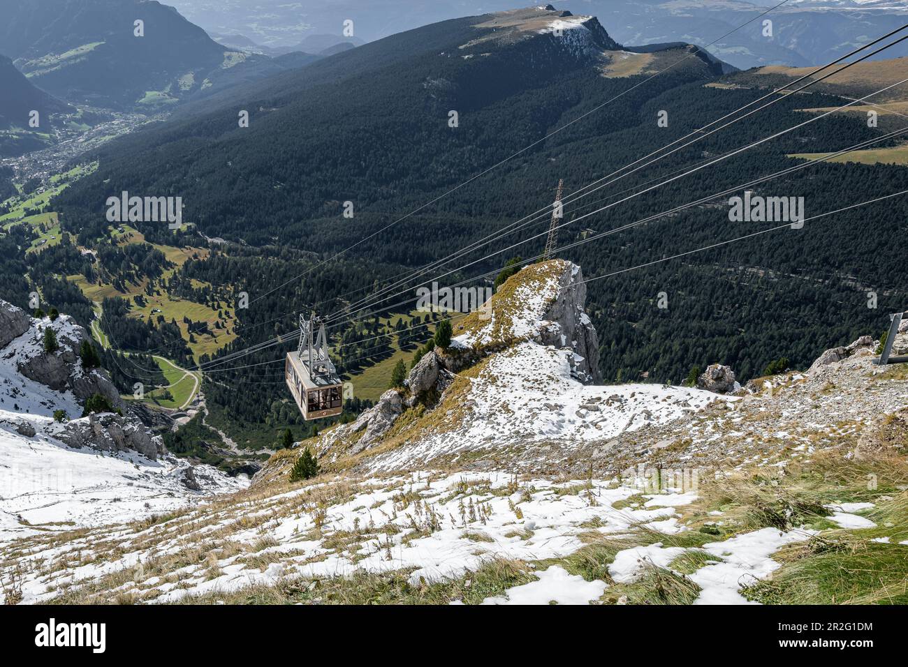 Seceda cable hi-res stock photography and images - Alamy