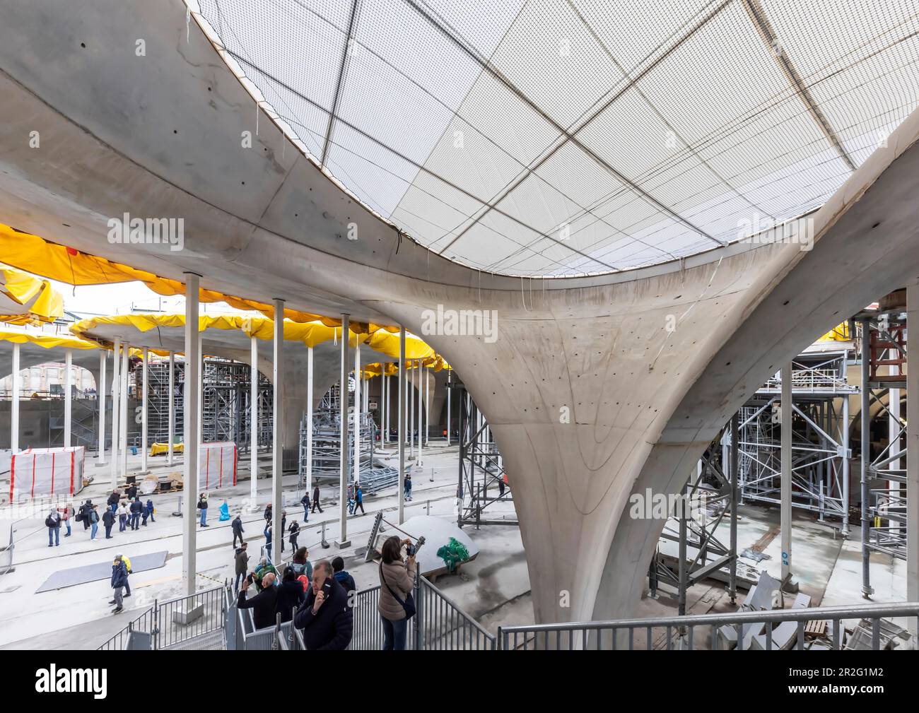 Concrete chalice pillar in the underground platform hall, open ...