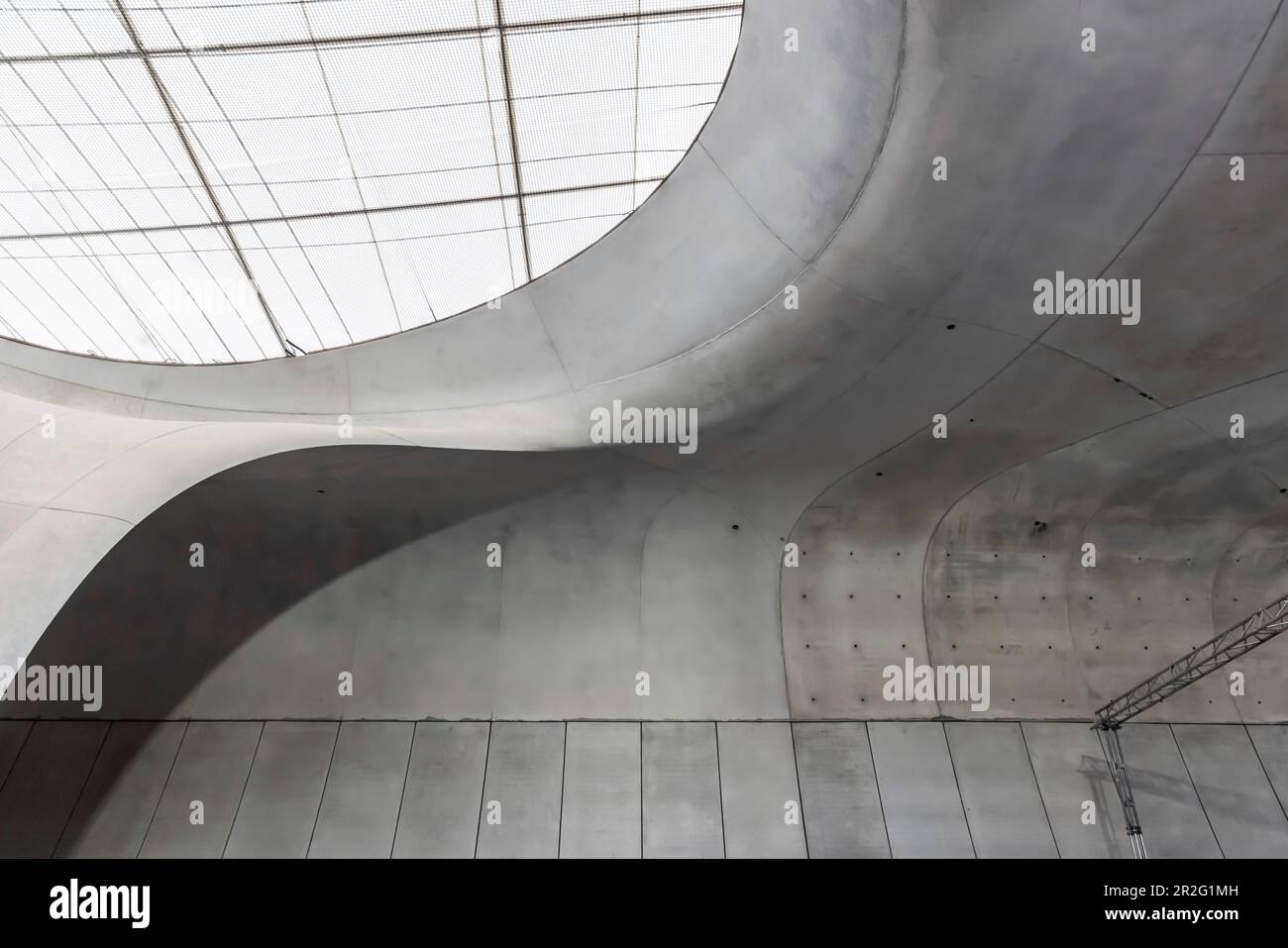 Concrete chalice pillar in the underground platform hall, open ...