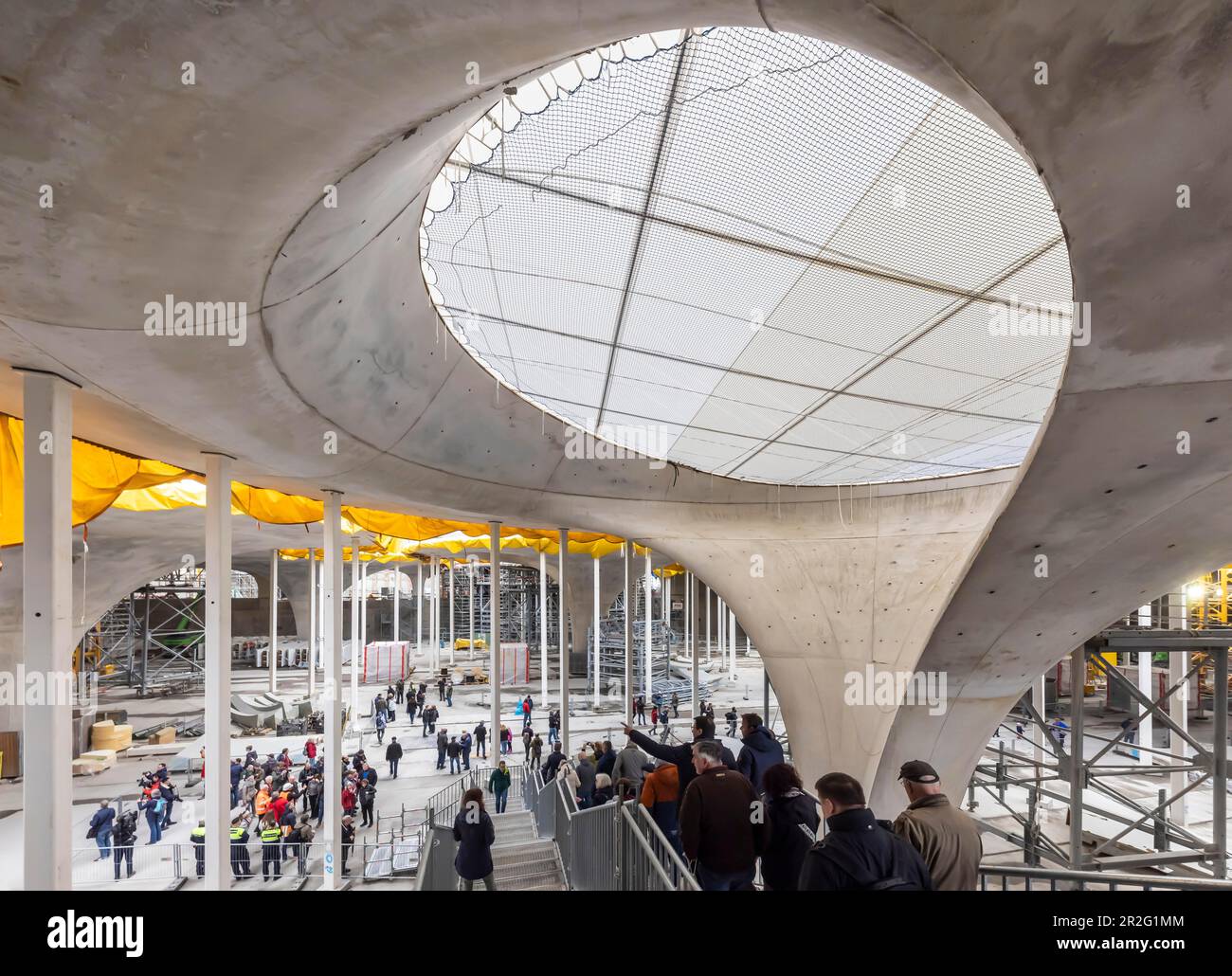 Concrete chalice pillar in the underground platform hall, open ...