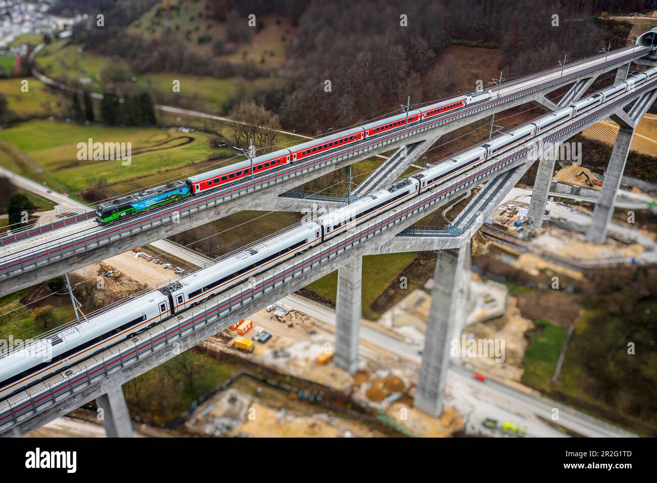 ICE and regional express IRE200 on the Filstal bridge, the third ...
