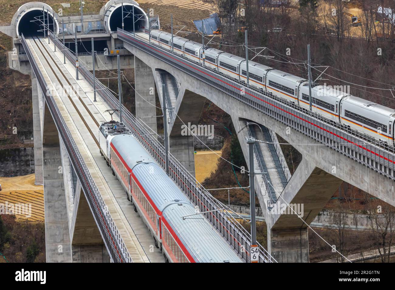 ICE and regional express IRE200 on the Filstal bridge, the third ...