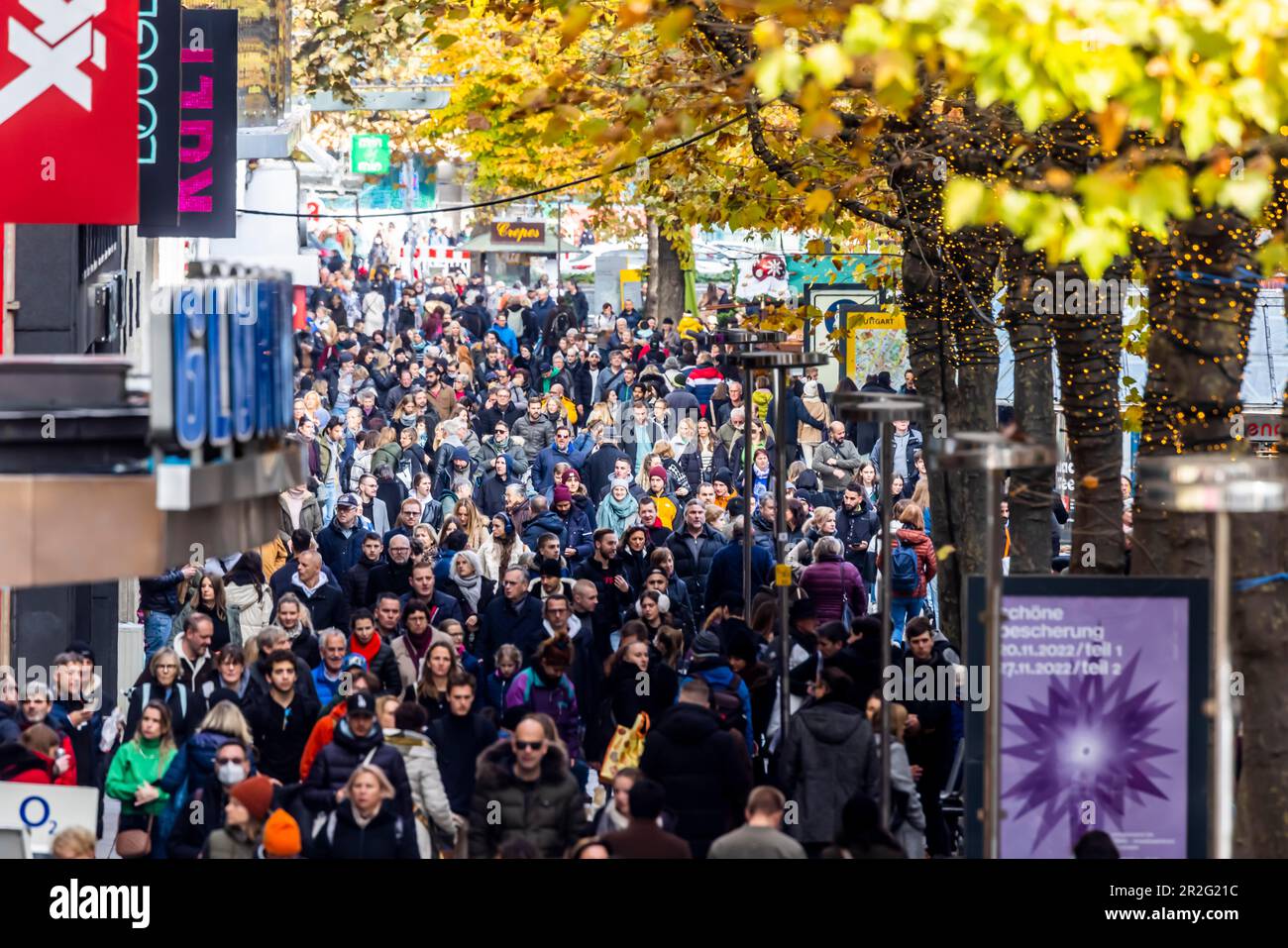 Overcrowded pedestrian street hi-res stock photography and images - Alamy