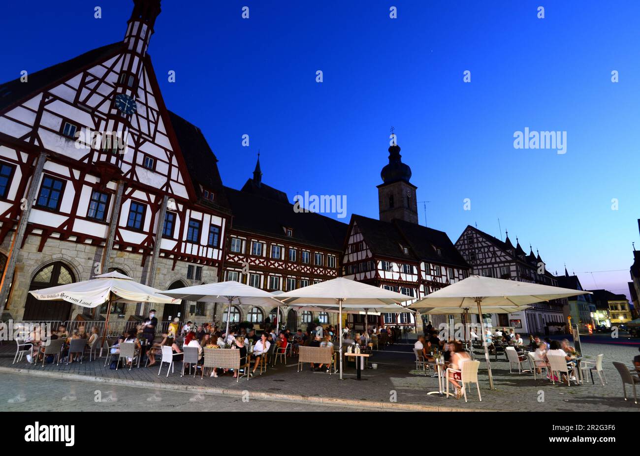 Rathaus am marktplatz in der altstadt hi-res stock photography and ...