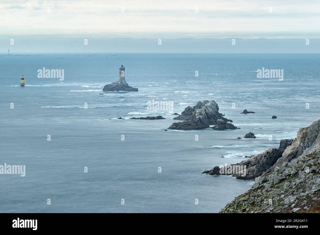 Lighthouses and beacons on the Pointe du Raz to the Chaussée de Sein ...