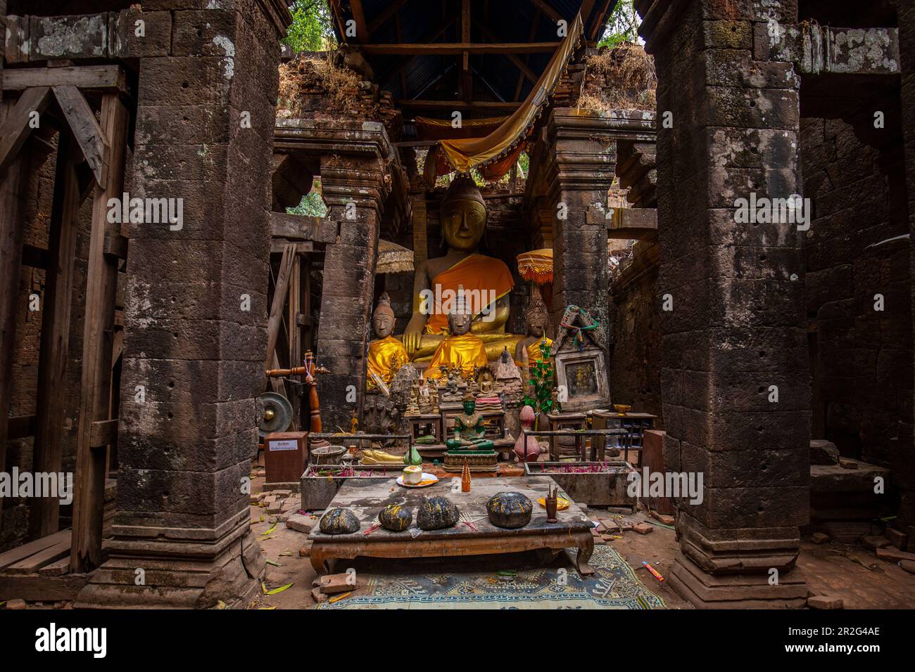 Vat phou temple hi-res stock photography and images - Alamy
