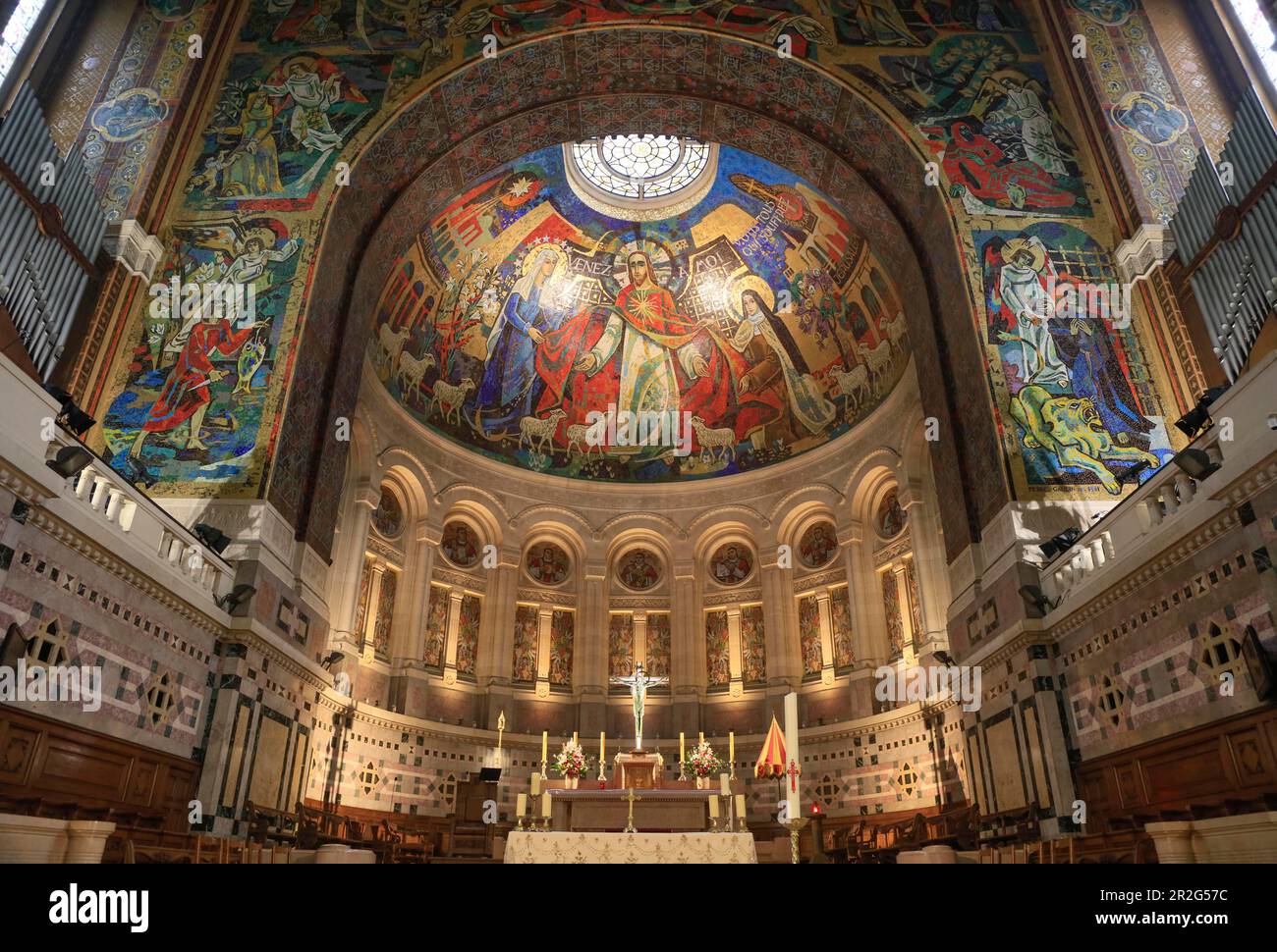 Romano-Byzantine Basilica Basilique Sainte-Therese de Lisieux, second ...
