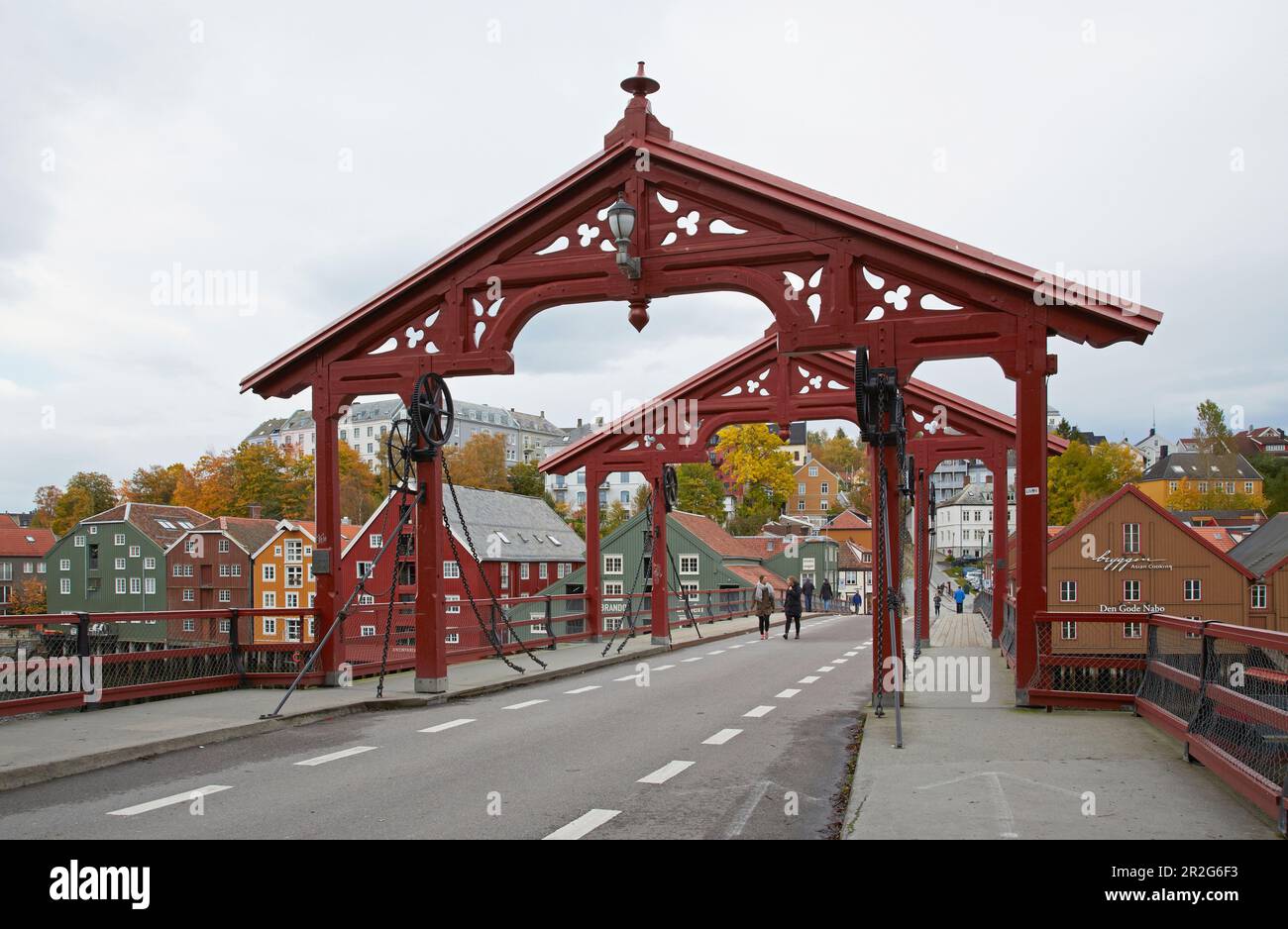 Trondheim, bridge (Gamle Bybroa) in the storage district on Nidelva ...