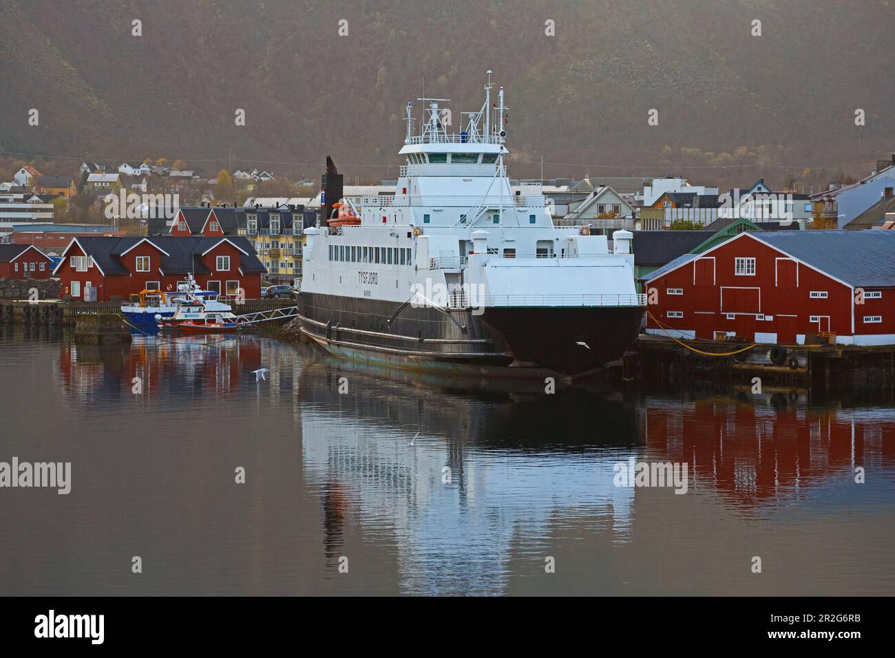 Hurtigrutenmuseum, Hurtigrutemuseet in Stokmarknes, MS Finnmarken ...