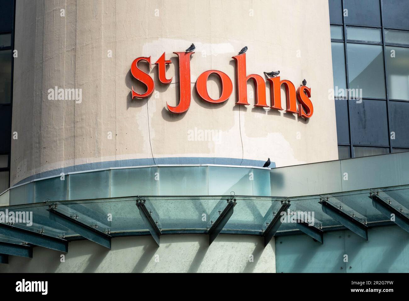 St John's. Tower sign with pigeons in Liverpool city centre Stock Photo ...