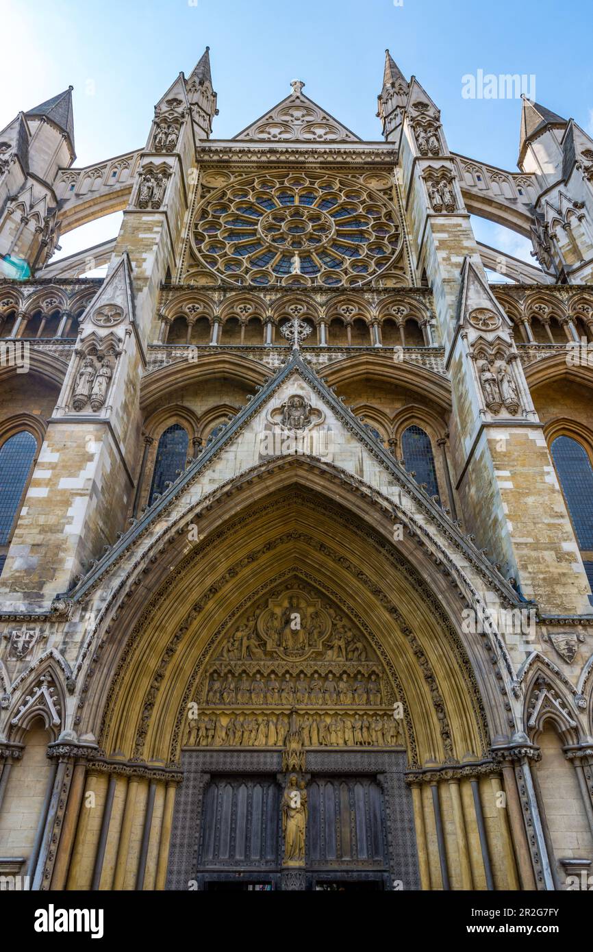 Westminster Abbey North Exterior Façade and Entrance in London Stock ...