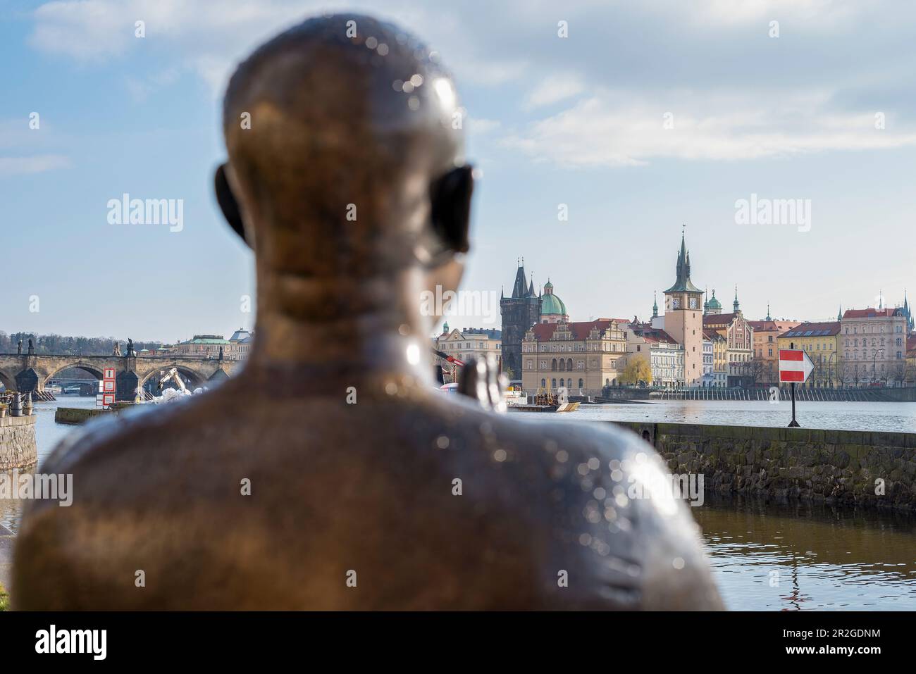 Statue of Harmony by preacher Sri Chinmoy, Statue of Harmony, behind Charles Bridge with Old ...