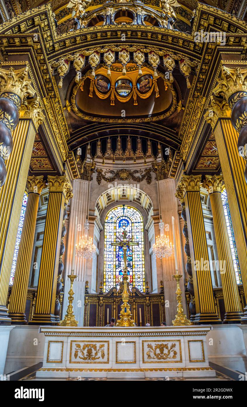 Christopher Wren's St. Paul's Cathedral Main Altar in London Stock ...