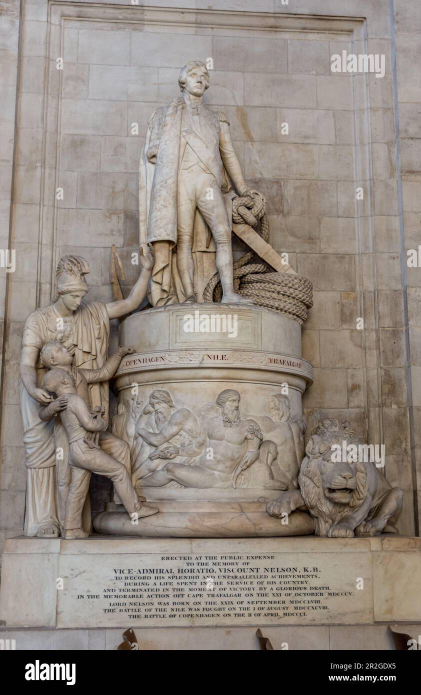 Christopher Wren's St. Paul's Cathedral Admiral Horatio Nelson Monument ...