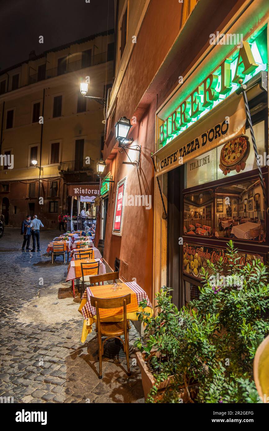 Rome alley cafe hi-res stock photography and images - Alamy