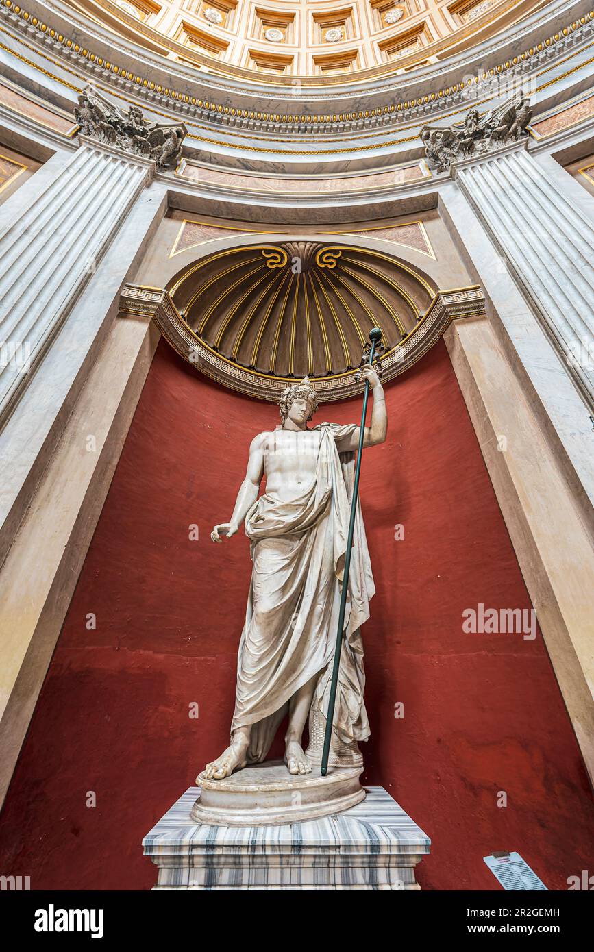 Hall of statues vatican hi-res stock photography and images - Alamy