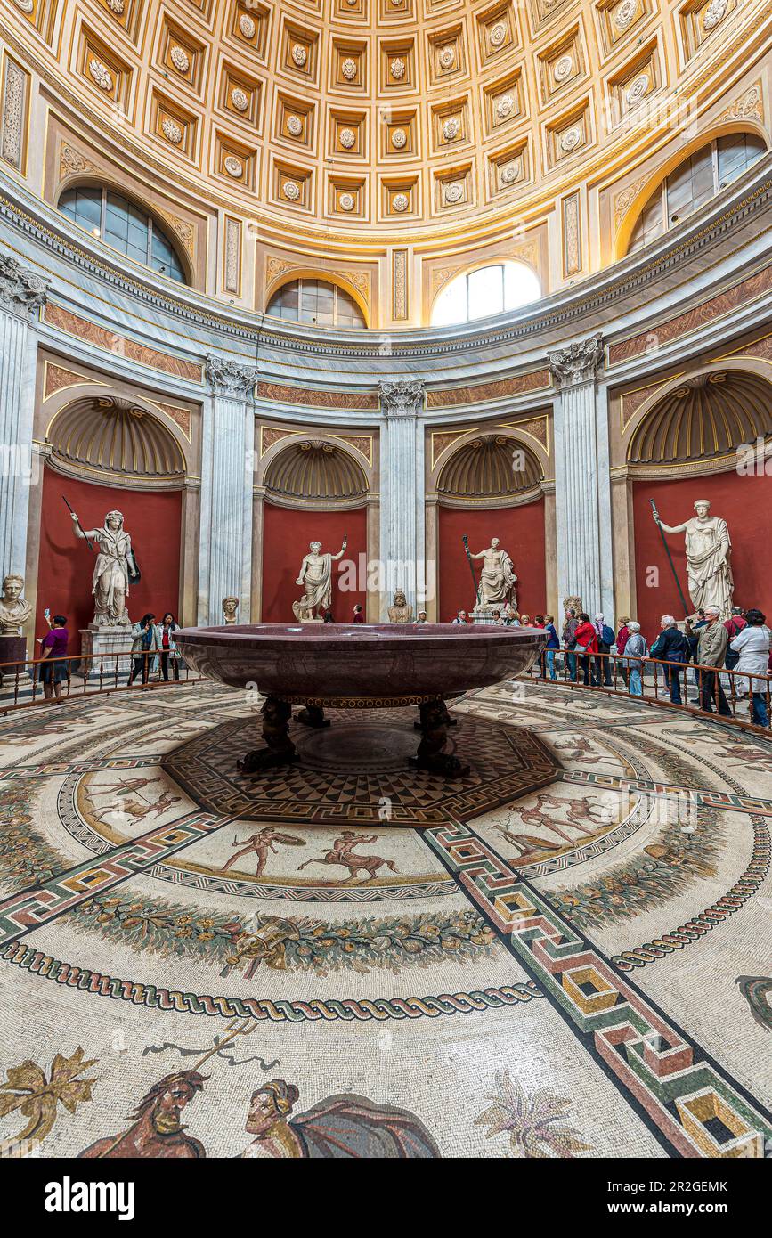 Hall of statues vatican hi-res stock photography and images - Alamy