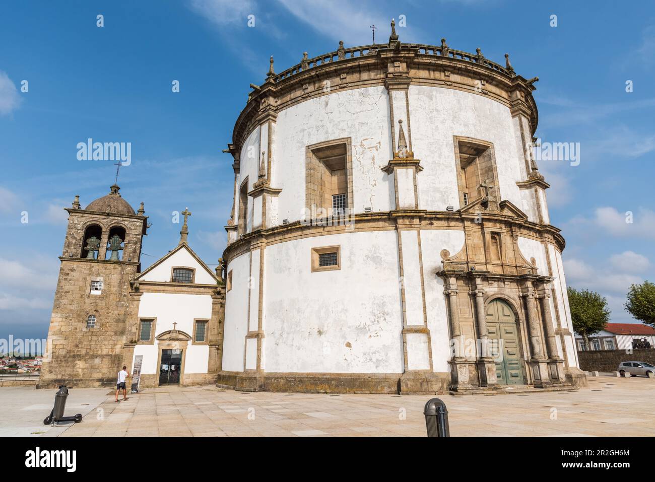 Mosteiro da serra do pilar exterior hi-res stock photography and images ...