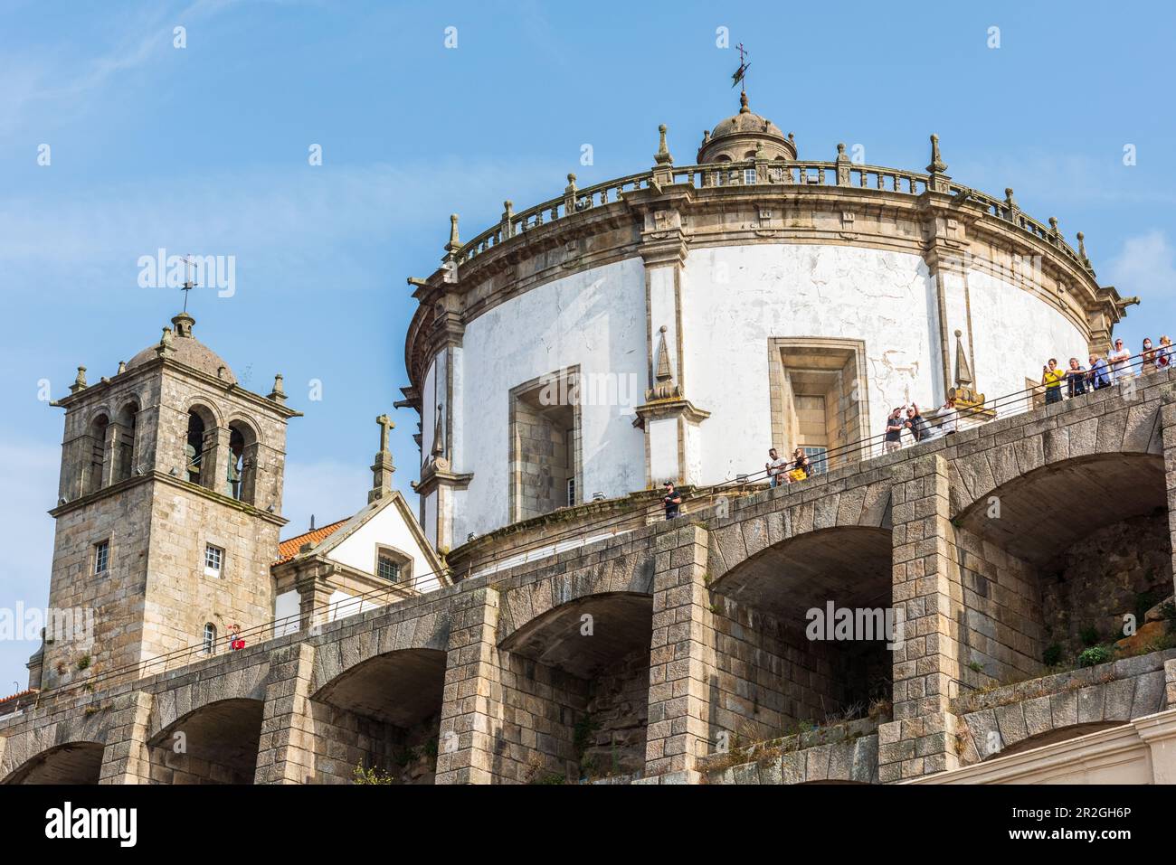 Mosteiro da serra do pilar exterior hi-res stock photography and images ...