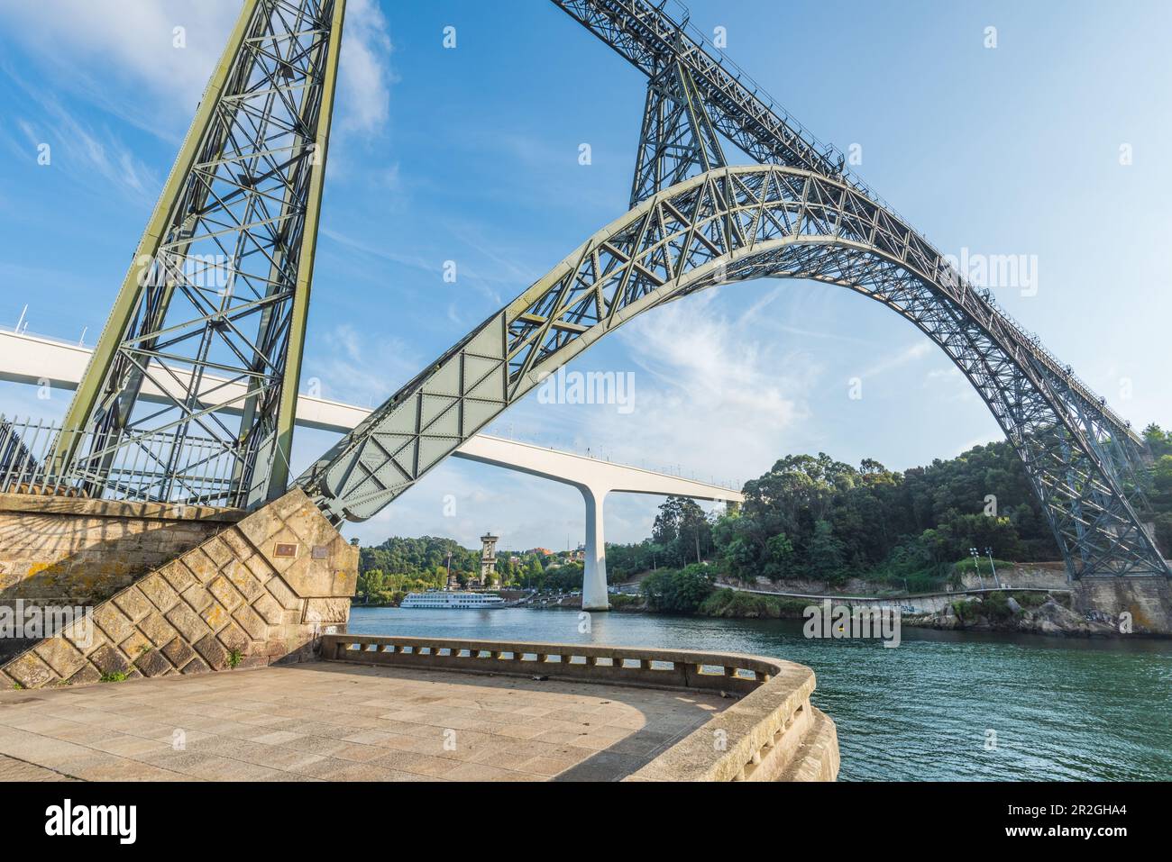 Ponte D. Maria Pia and Ponte de São João railway bridges over the Douro ...