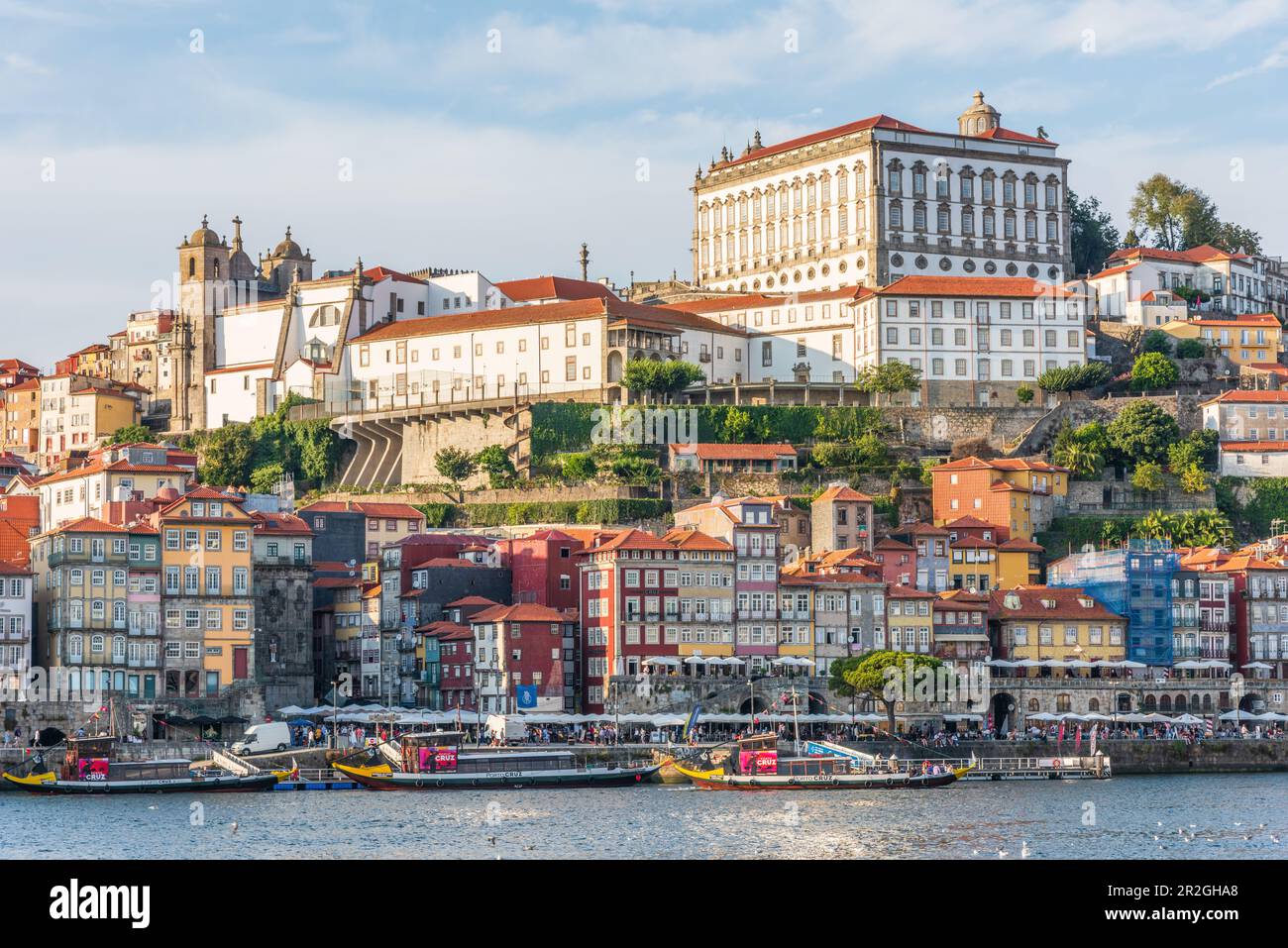 Cais de Ribeira waterfront promenade and historic old town of Porto ...