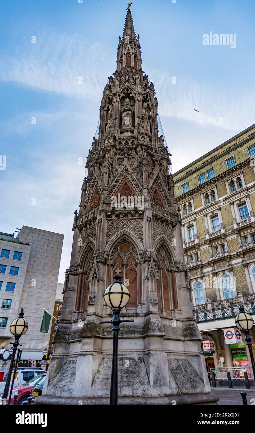 Charring cross uk hi-res stock photography and images - Alamy