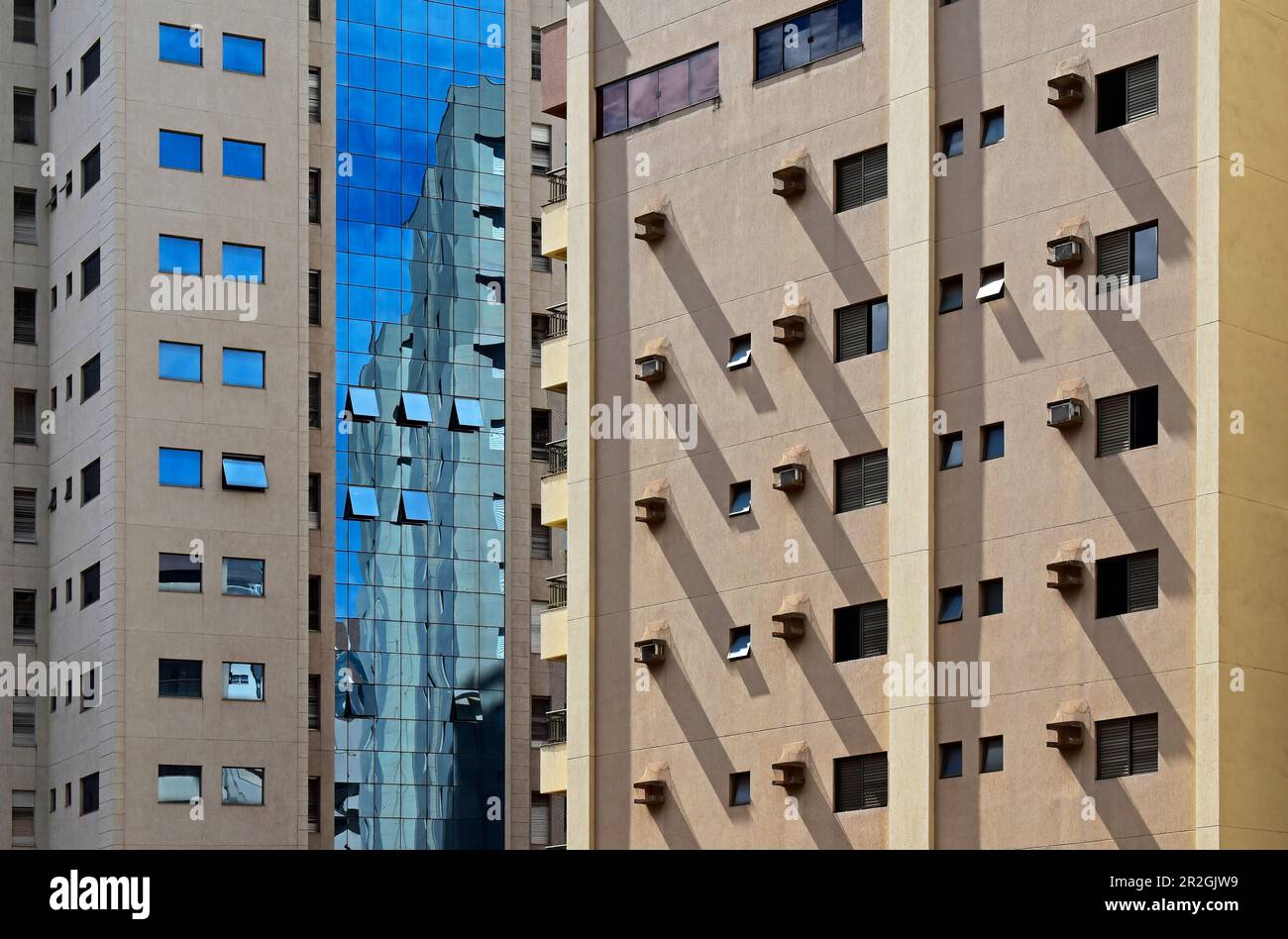 Residential building sao paulo in hi-res stock photography and images ...