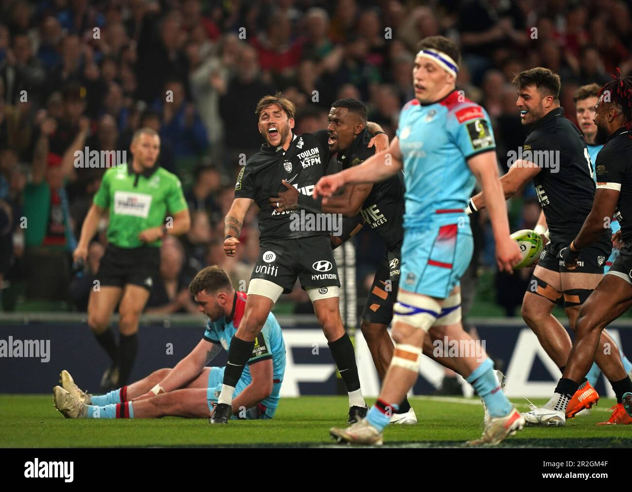 RC Toulon's Jiuta Wainiqolo celebrates scoring their side's fourth try ...
