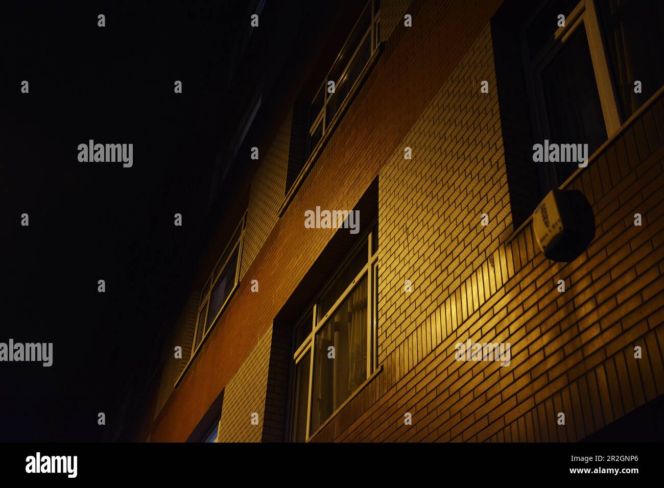 High rise building with brick hi-res stock photography and images - Alamy