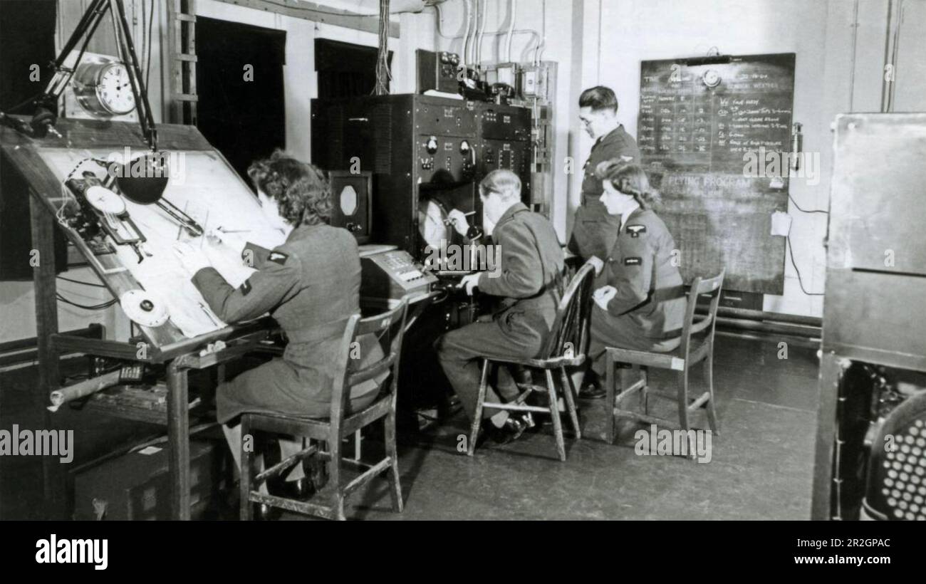 A CHAIN HOME receiving station about 1940 Stock Photo - Alamy