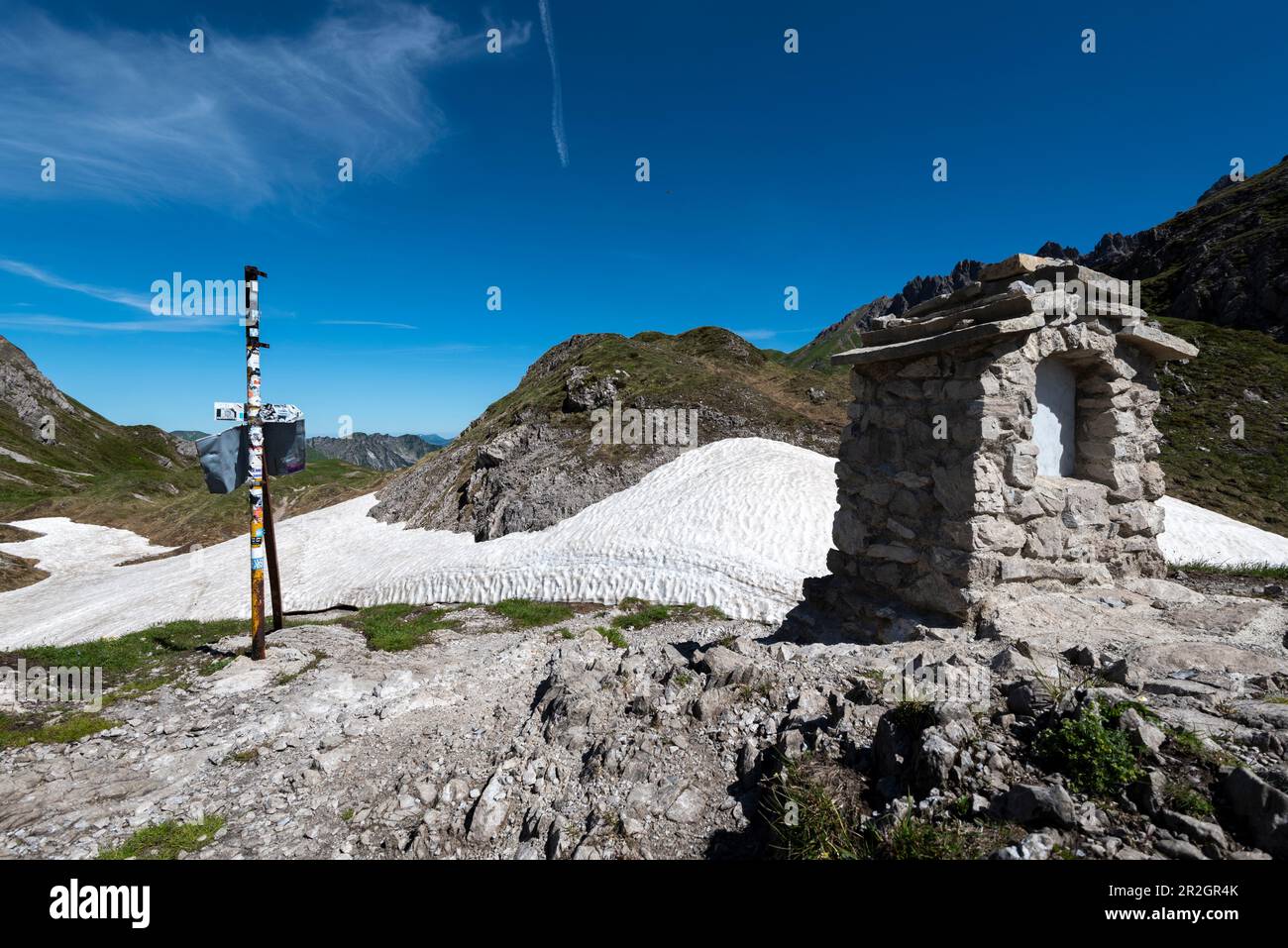 Marterl at the Mädelegabel, snow field, border between Germany and ...