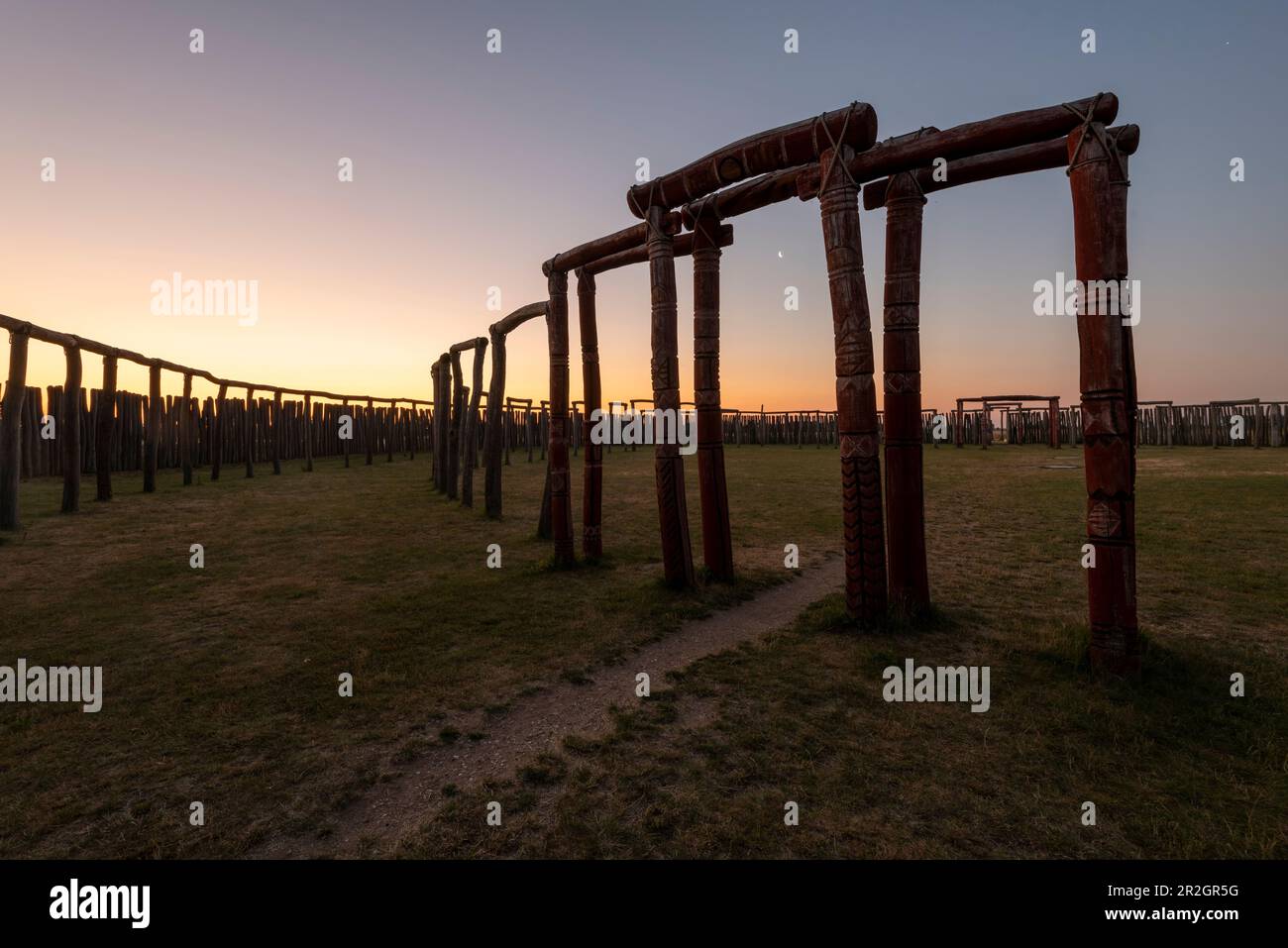 Prehistoric circular ditch complex hi-res stock photography and images ...