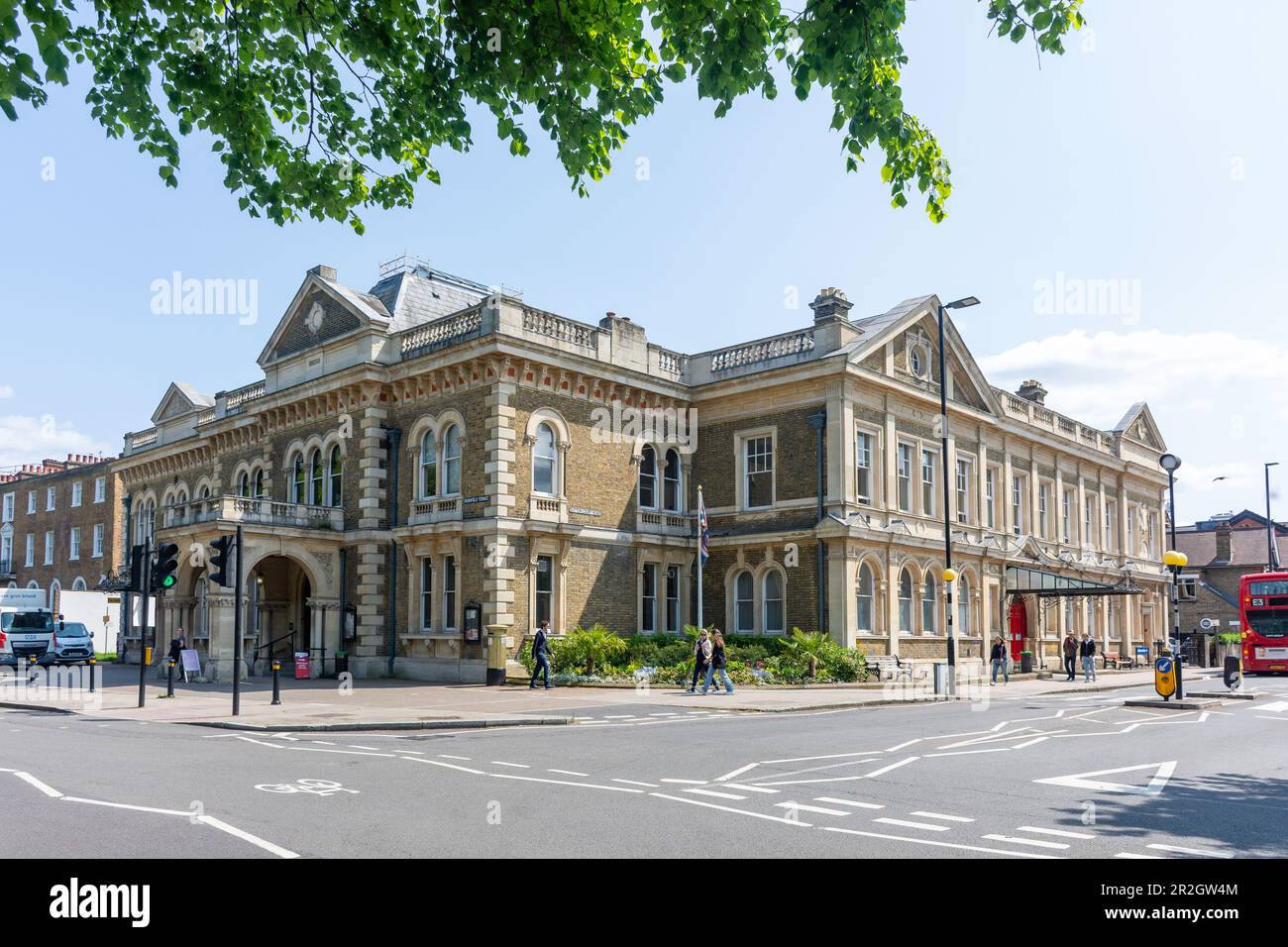 Hounslow council building hi-res stock photography and images - Alamy