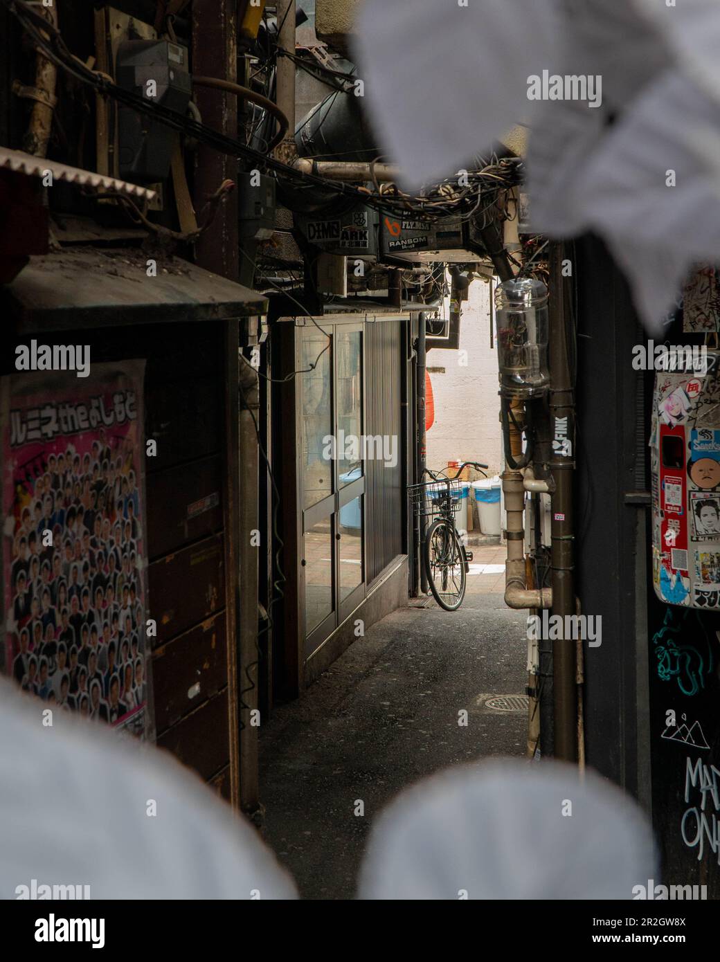 japan; tokyo; tokio; omeide yokocho; shinjuku; street; street ...