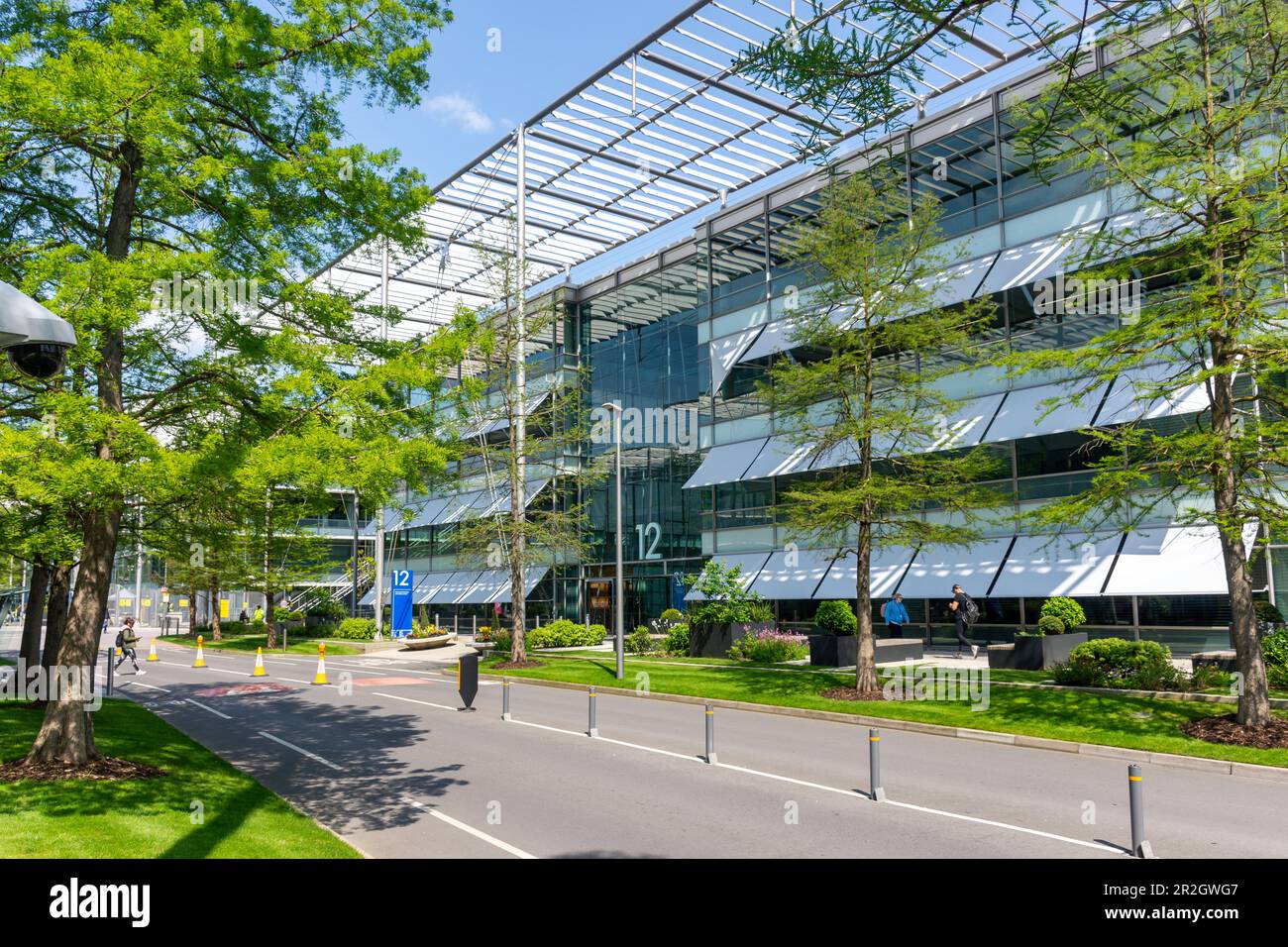 Business park architecture hi-res stock photography and images - Alamy
