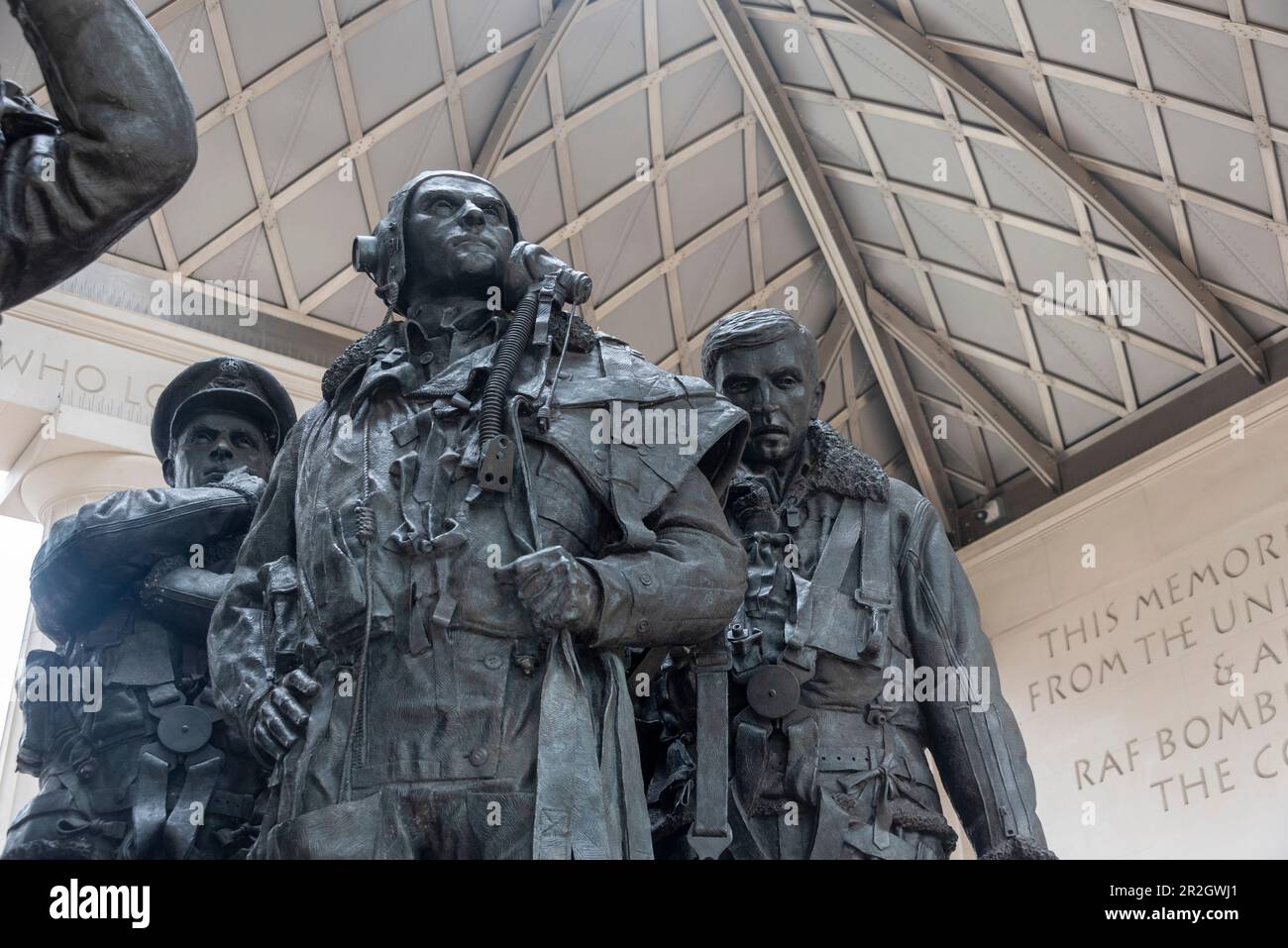 RAF Bomber Command Memorial, memorial to bomber pilots, Piccadilly ...