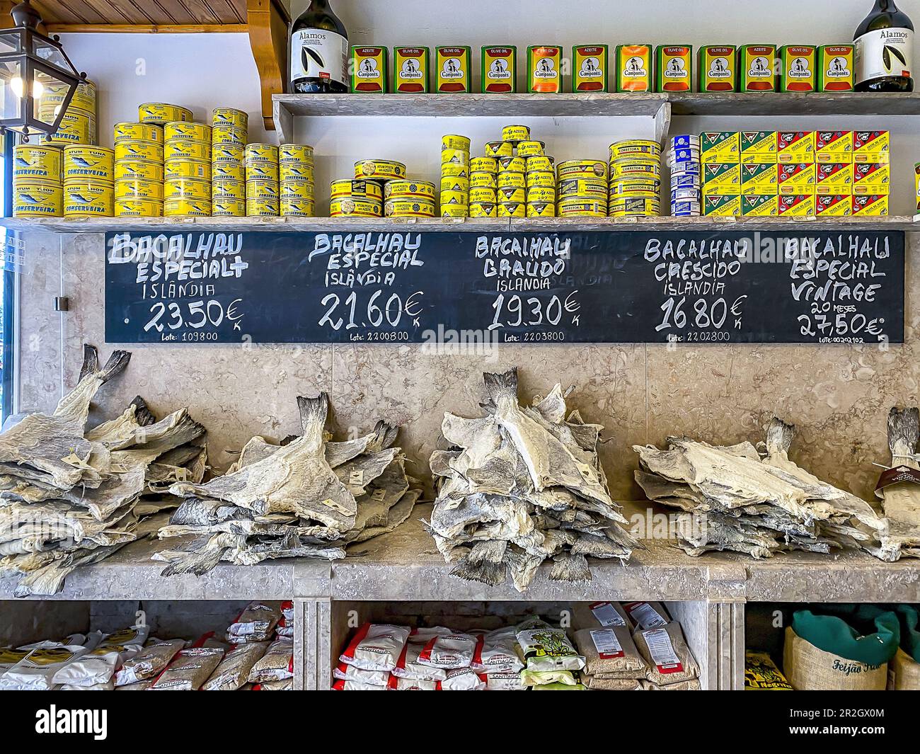 Portuguese sardines tin hi-res stock photography and images - Alamy