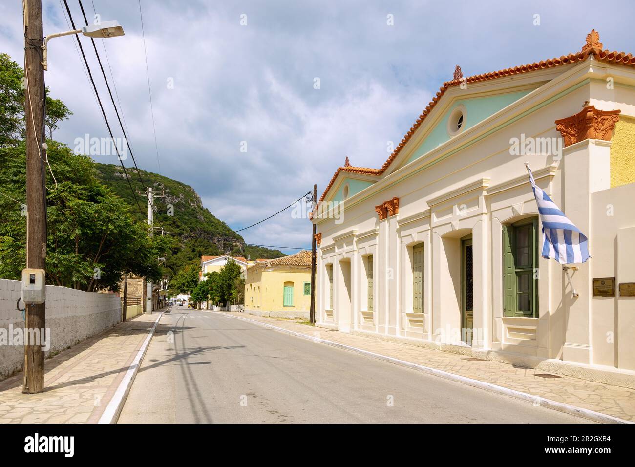 Neo Karlovassi, Provatari building on the Kon/nou Kanari road towards ...
