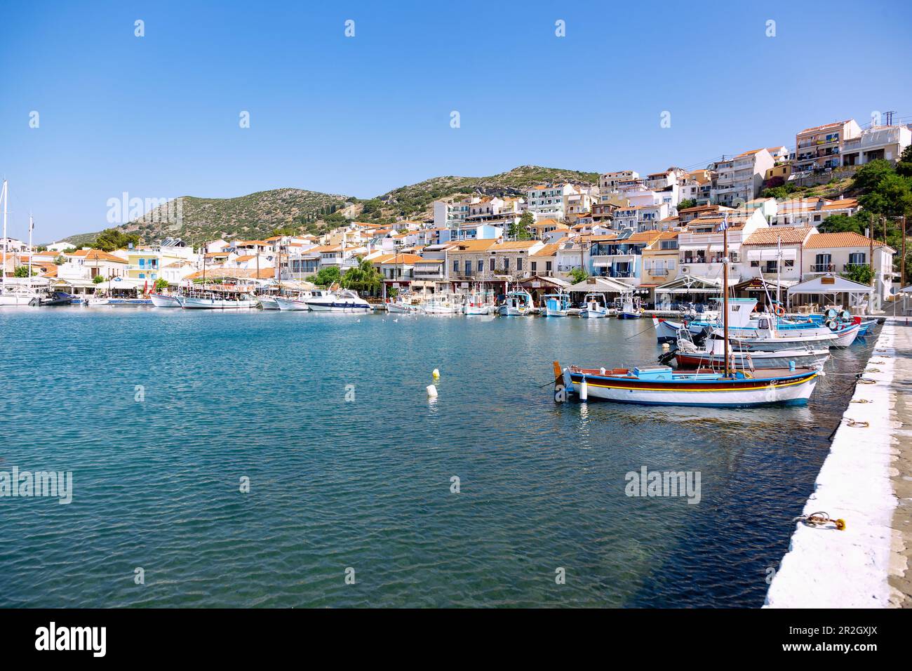 Old town and fishing port of Pythagorion with ancient pier on Samos ...