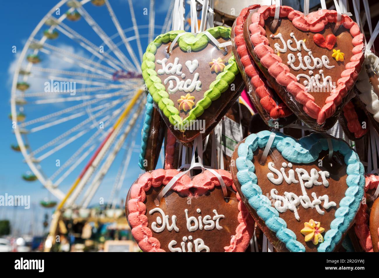Gingerbread hearts, funfair, ferris wheel Stock Photo - Alamy