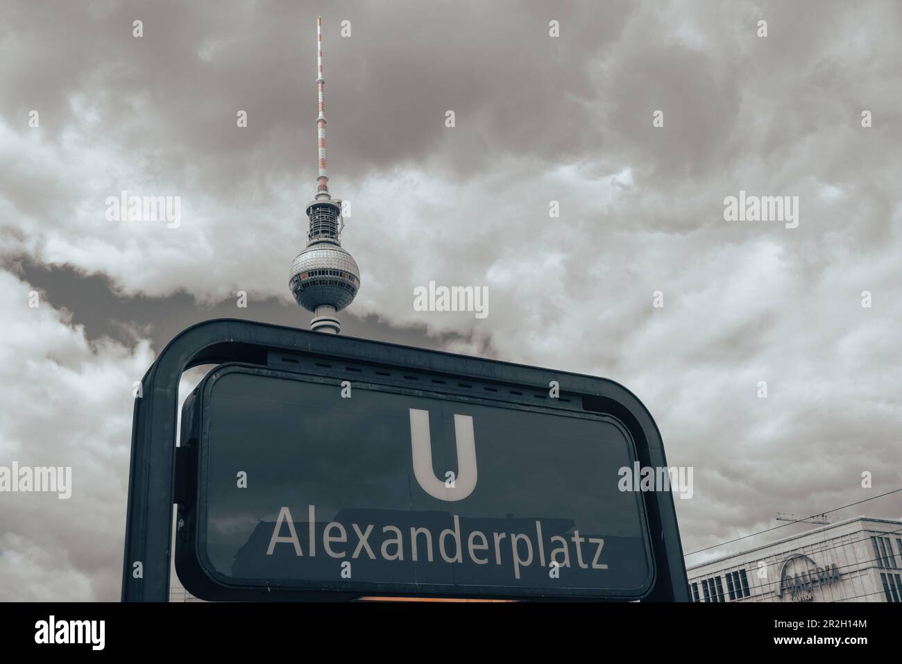 Berlin bahn alexanderplatz hi-res stock photography and images - Alamy