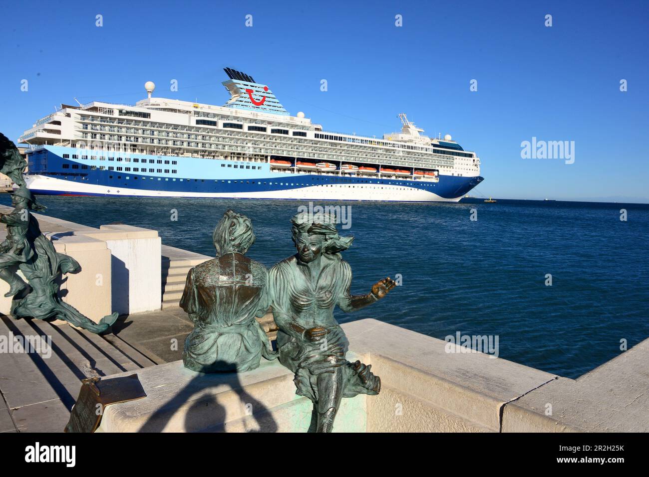 Cruise ship at the Riva sea promenade, Trieste, Friuli, North Italy ...