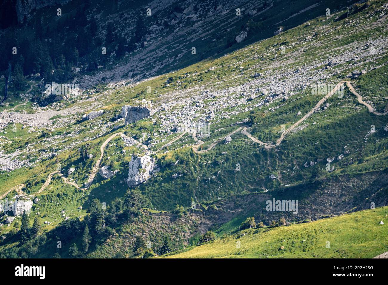 Zigzag path hi-res stock photography and images - Alamy