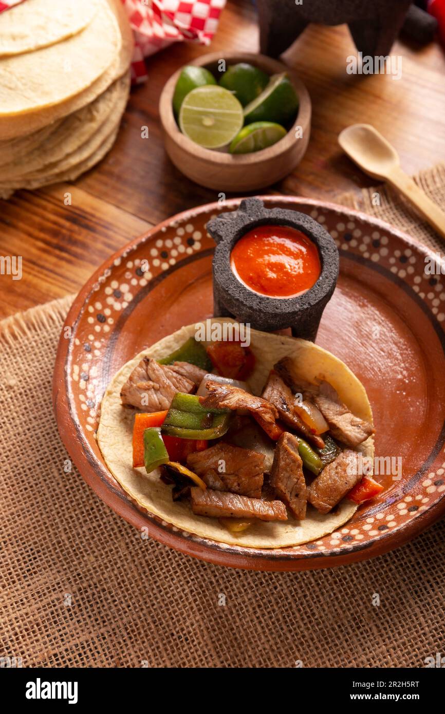 Taco de alambre hi-res stock photography and images - Alamy