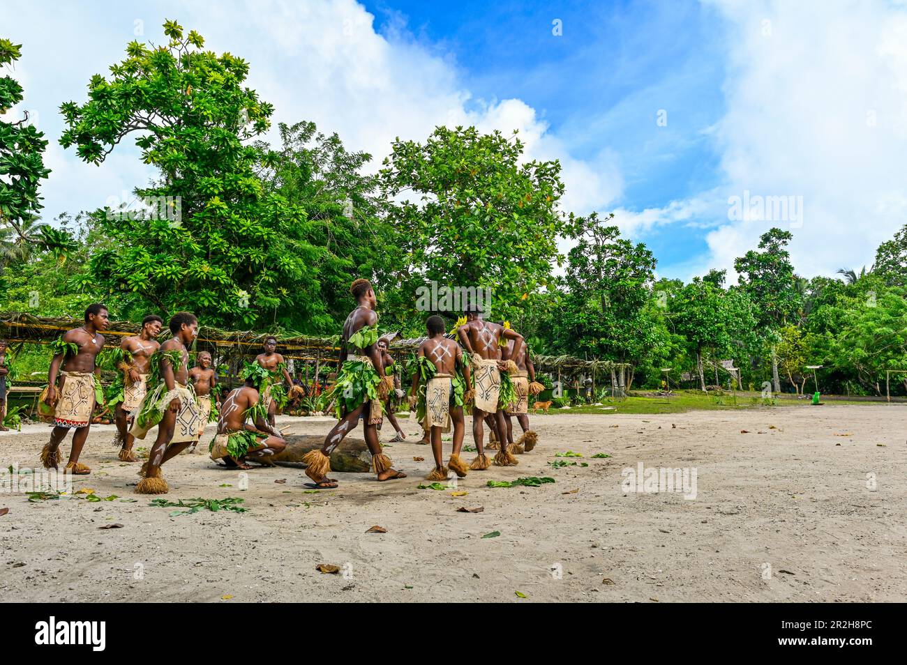 Traditional indigenous dance forms hi-res stock photography and images ...
