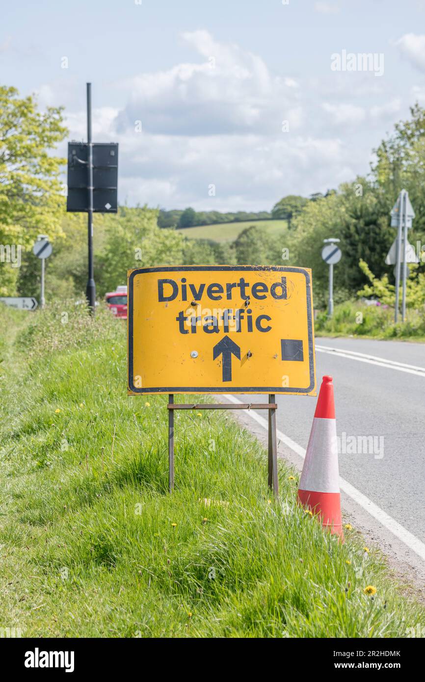 Diversion and road sign hi-res stock photography and images - Alamy