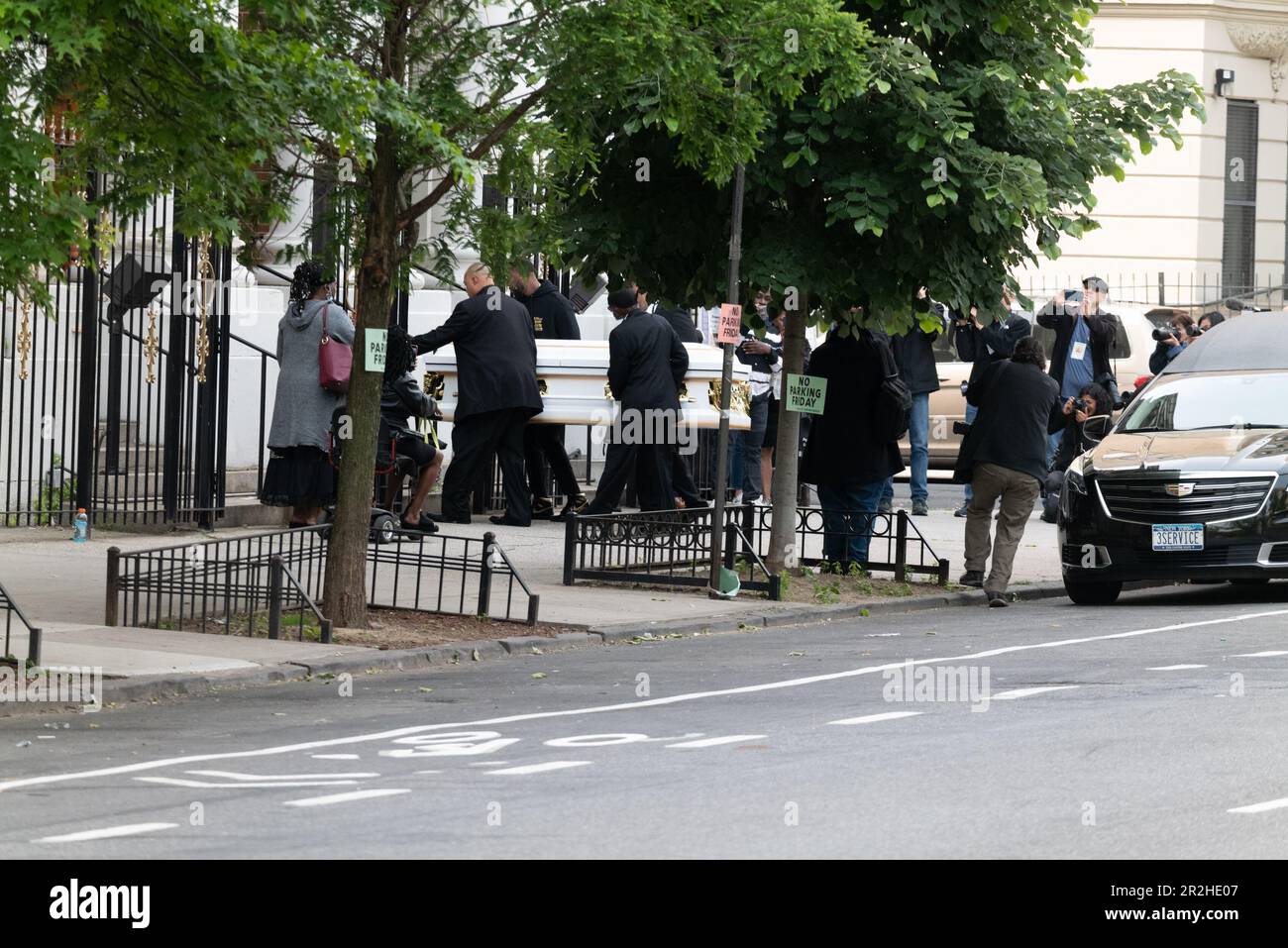 New York, New York, USA. 19th May, 2023. Pall Bearers bring bring in ...