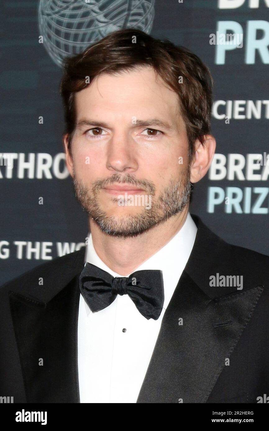 9th Breakthrough Prize Ceremony Arrivals at the Academy Museum of ...