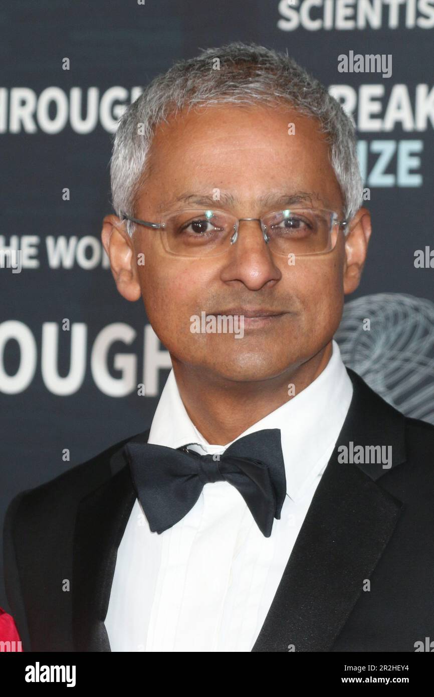 9th Breakthrough Prize Ceremony Arrivals at the Academy Museum of ...