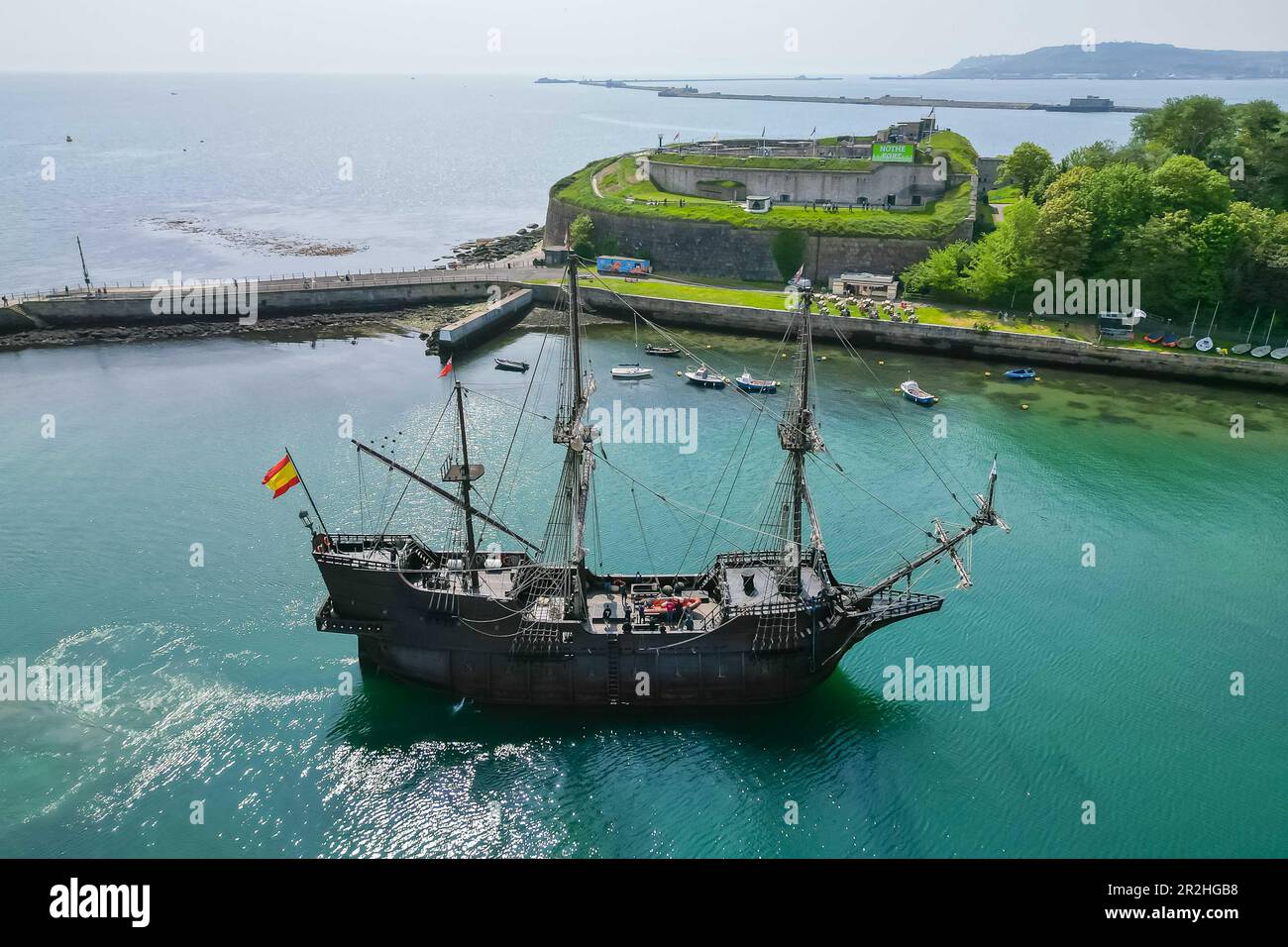 The replica 17th century Spanish galleon the El Galeon (or Galeon ...